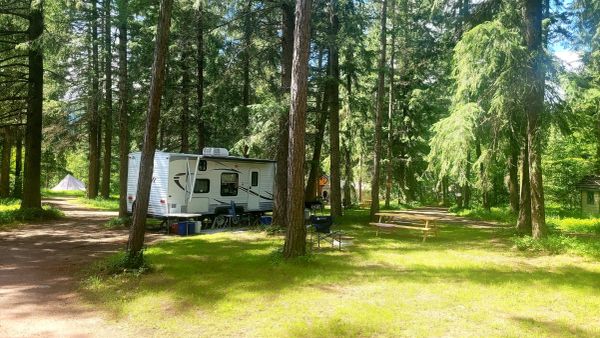 Mara Cottage Campground - Okanagan Camping, Mara lake camping Campsite