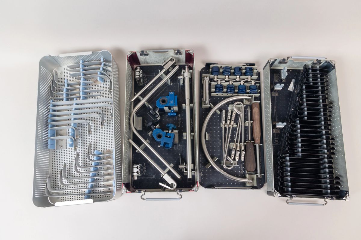 Synthes Synframe ALIF Retractor with 50mm Blades and Thompson Reverse ...