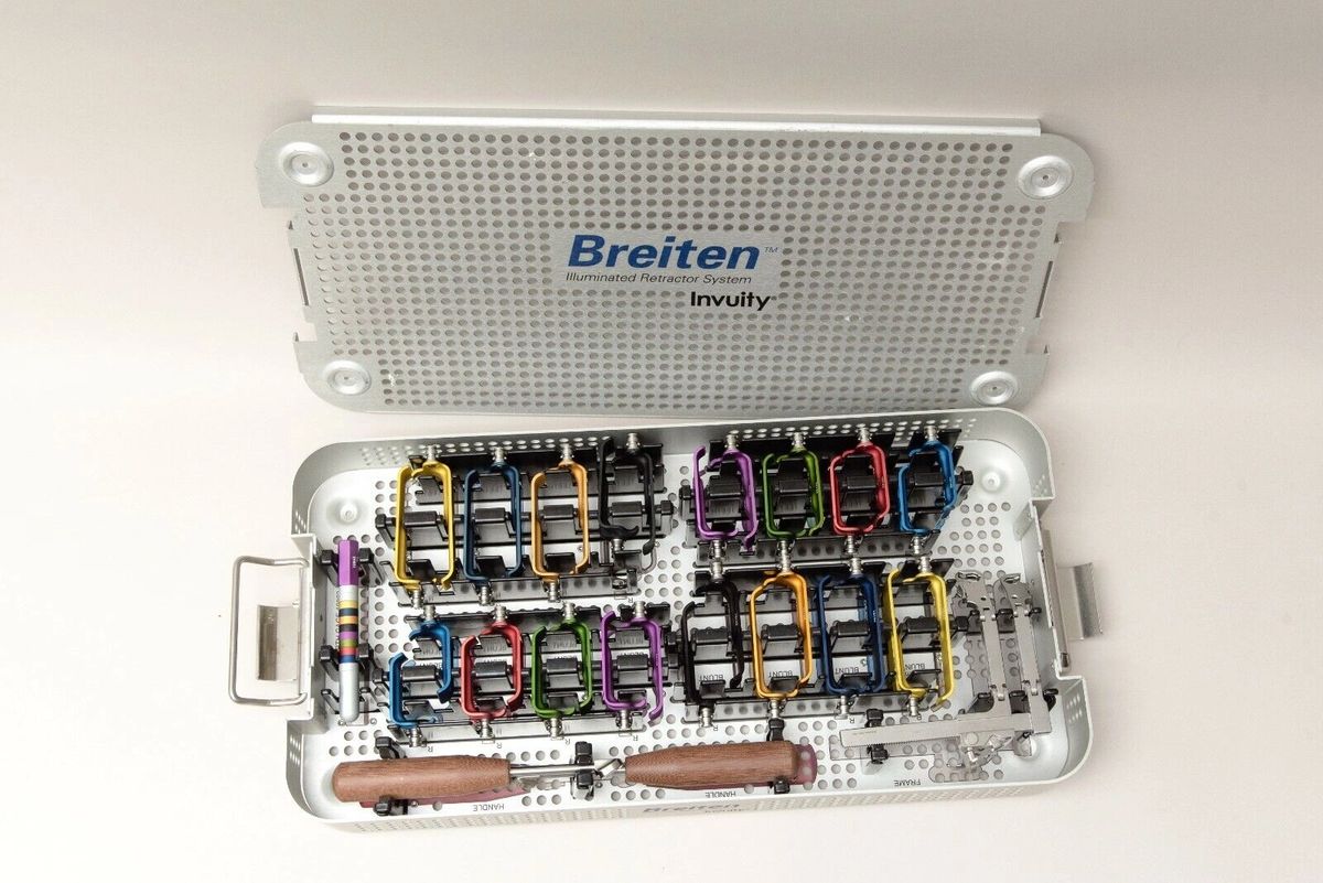 Stryker Invuity Breiten Illuminated ACDF Cervical Retractor