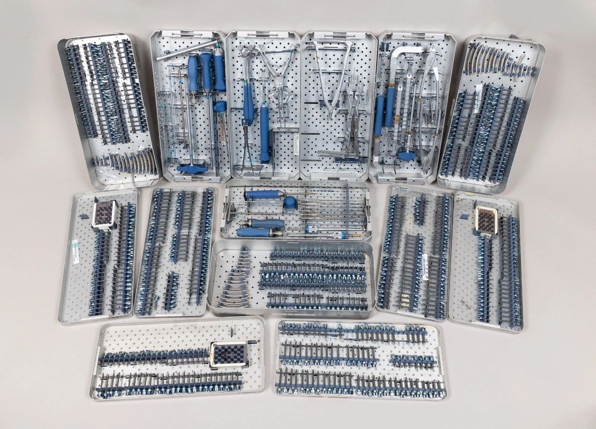Medtronic CD Horizon Legacy Titanium Multi Axial Screw System with ...