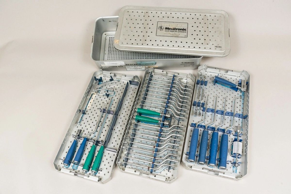 Medtronic Verte-Stack Crescent PEEK Vertebral Body Spacer