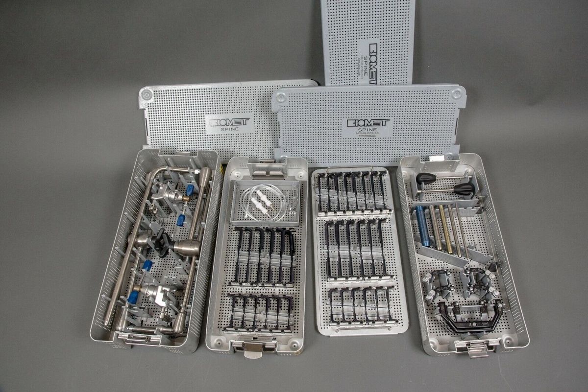 Zimmer Biomet AccuVision MIS Lighted Lumbar Retractor