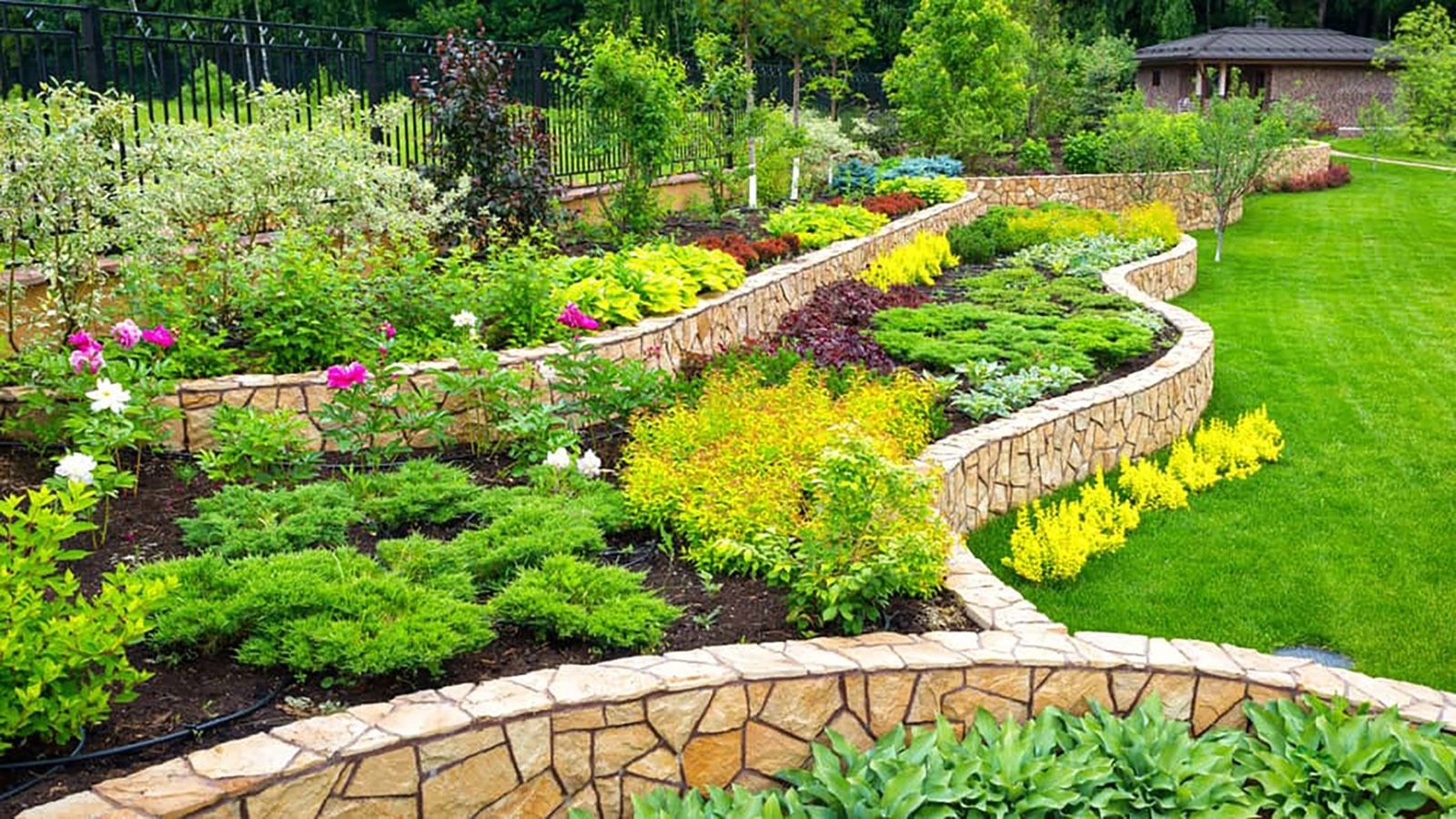 10 DIY Landscape Project Ideas