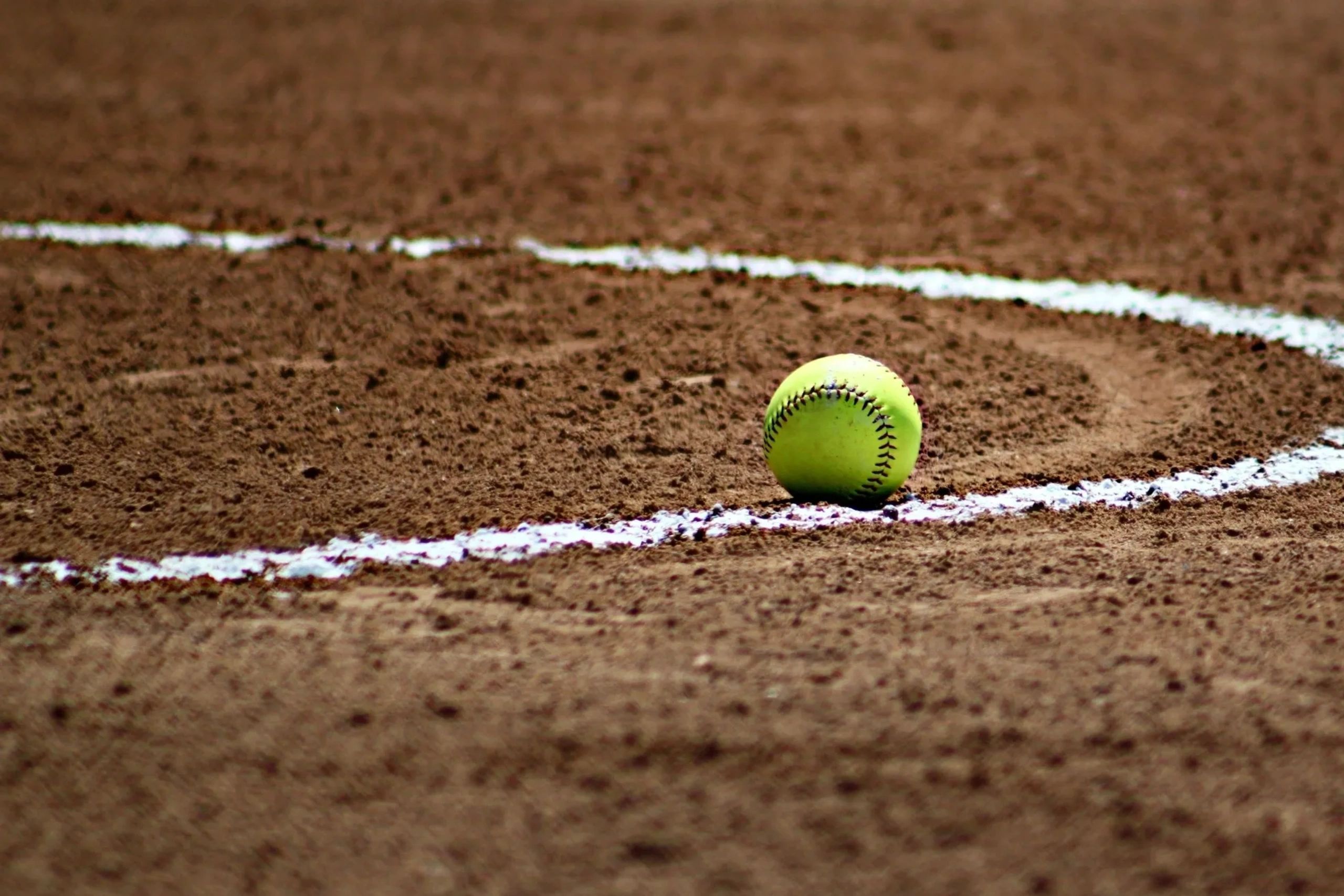 Contact Us | Diamondbacks Softball Club