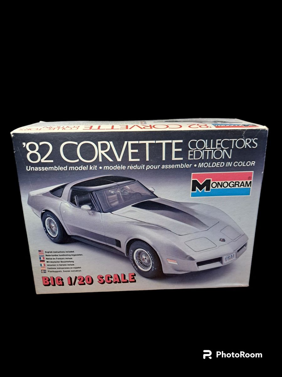 Monogram '82 Corvette Collector's Edition Big 1/20 Scale
