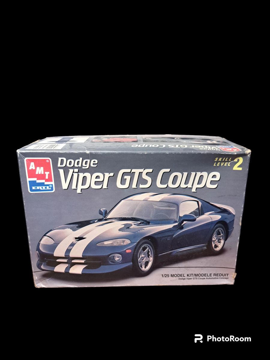 AMT/ERTL Dodge Viper GTS Coupe 1/25