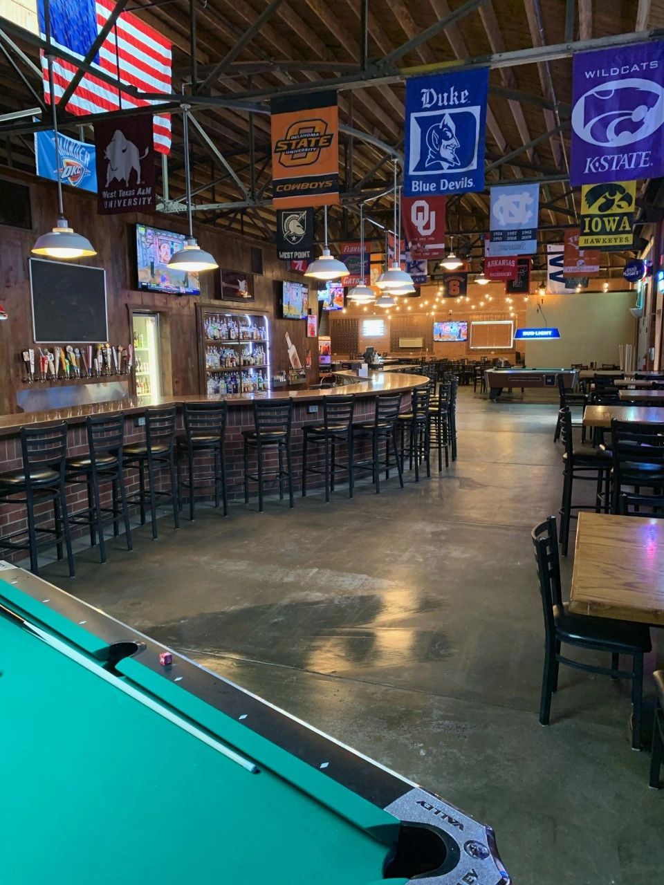 Pub on The Bricks - Grill & Bar, Sports Bar