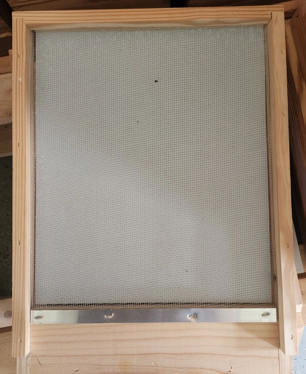 Wood Screen Bottom Board