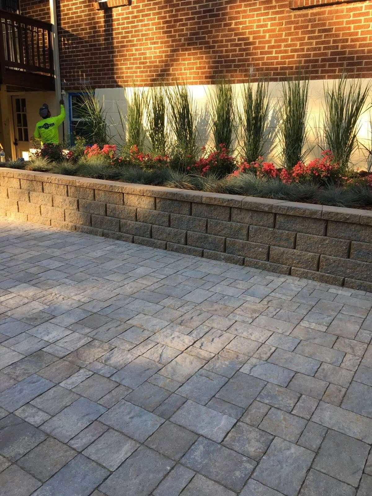 How Are Manufactured Block Retaining Walls Installed?