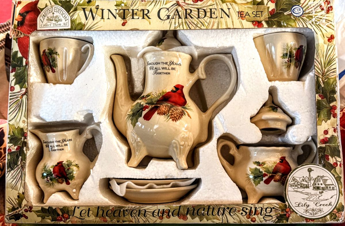 Winter Garden Tea Set