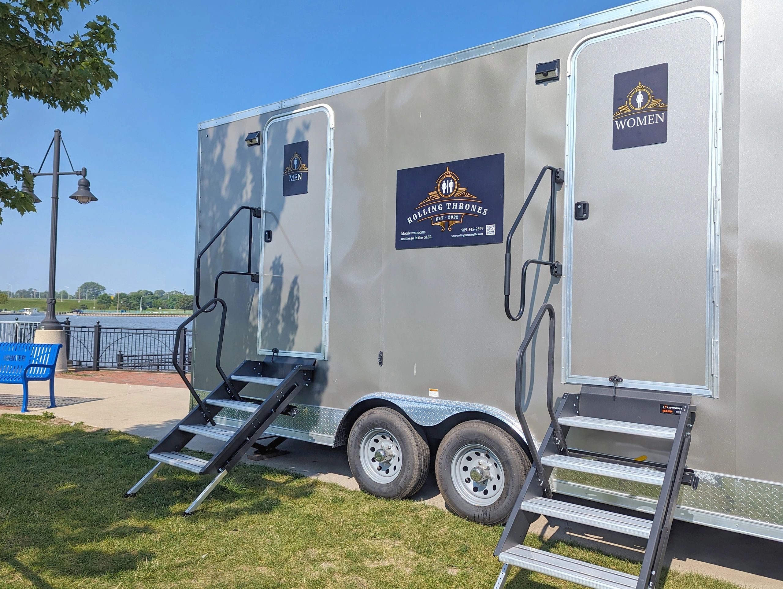 Mobile Restroom - Rolling Thrones LLC