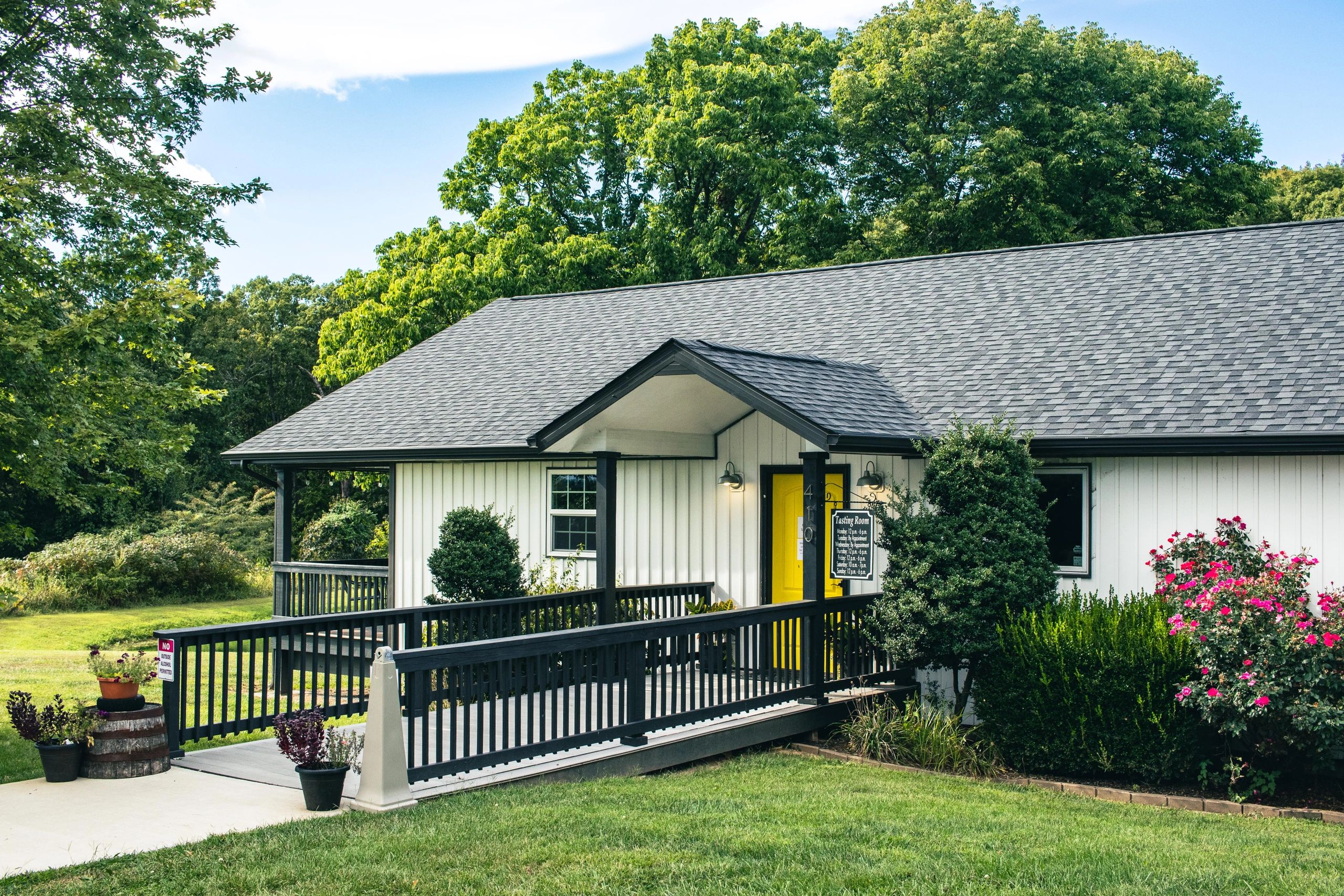 Feather Hills Vineyard and Winery - Wine Trail, Vineyard, Winery