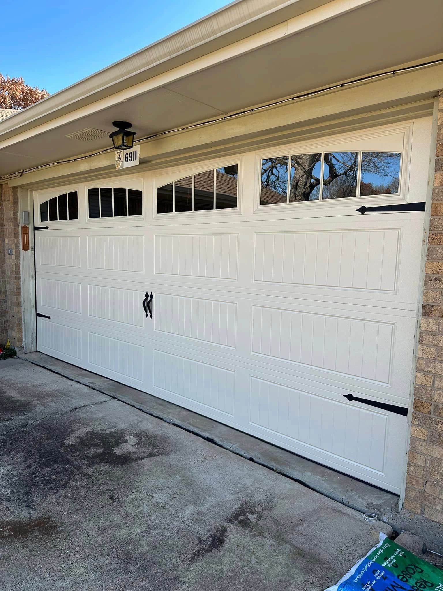 Choosing the Right Garage Door for Your Home: