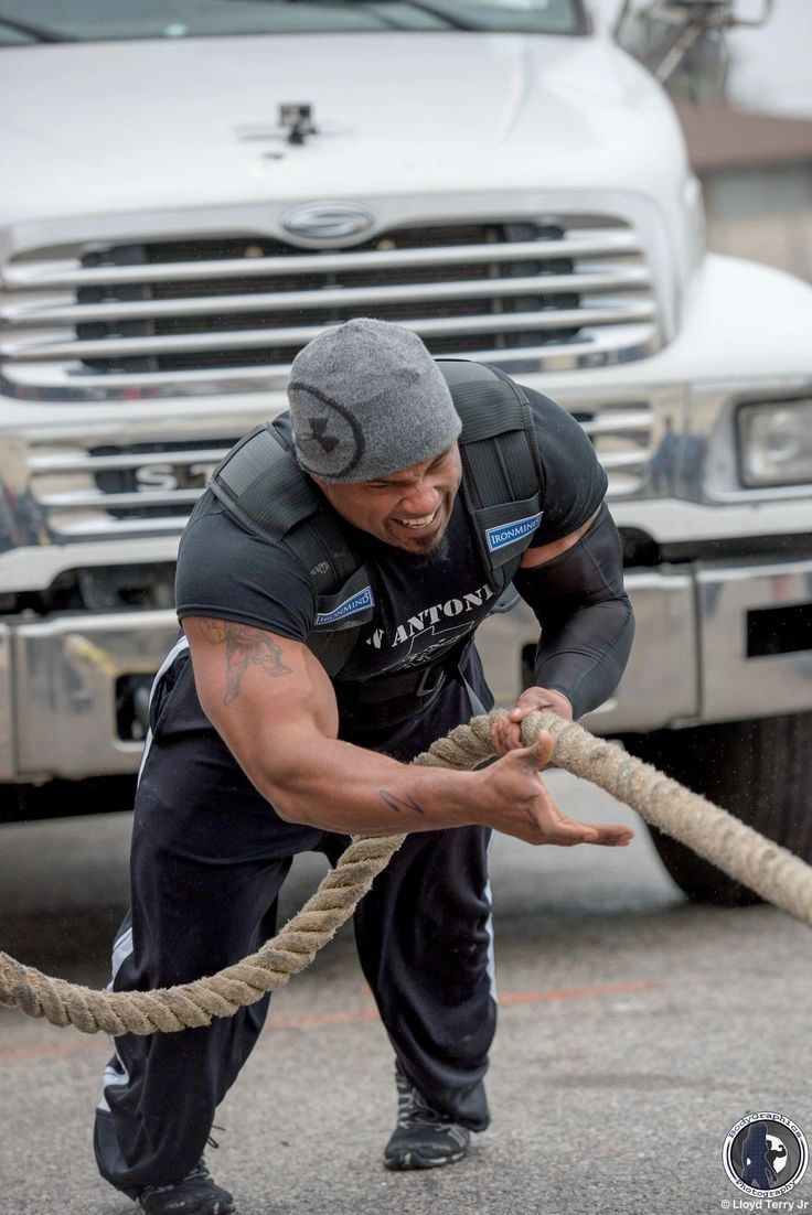 Strongman vs. Bodybuilder: Differences in Training Routines