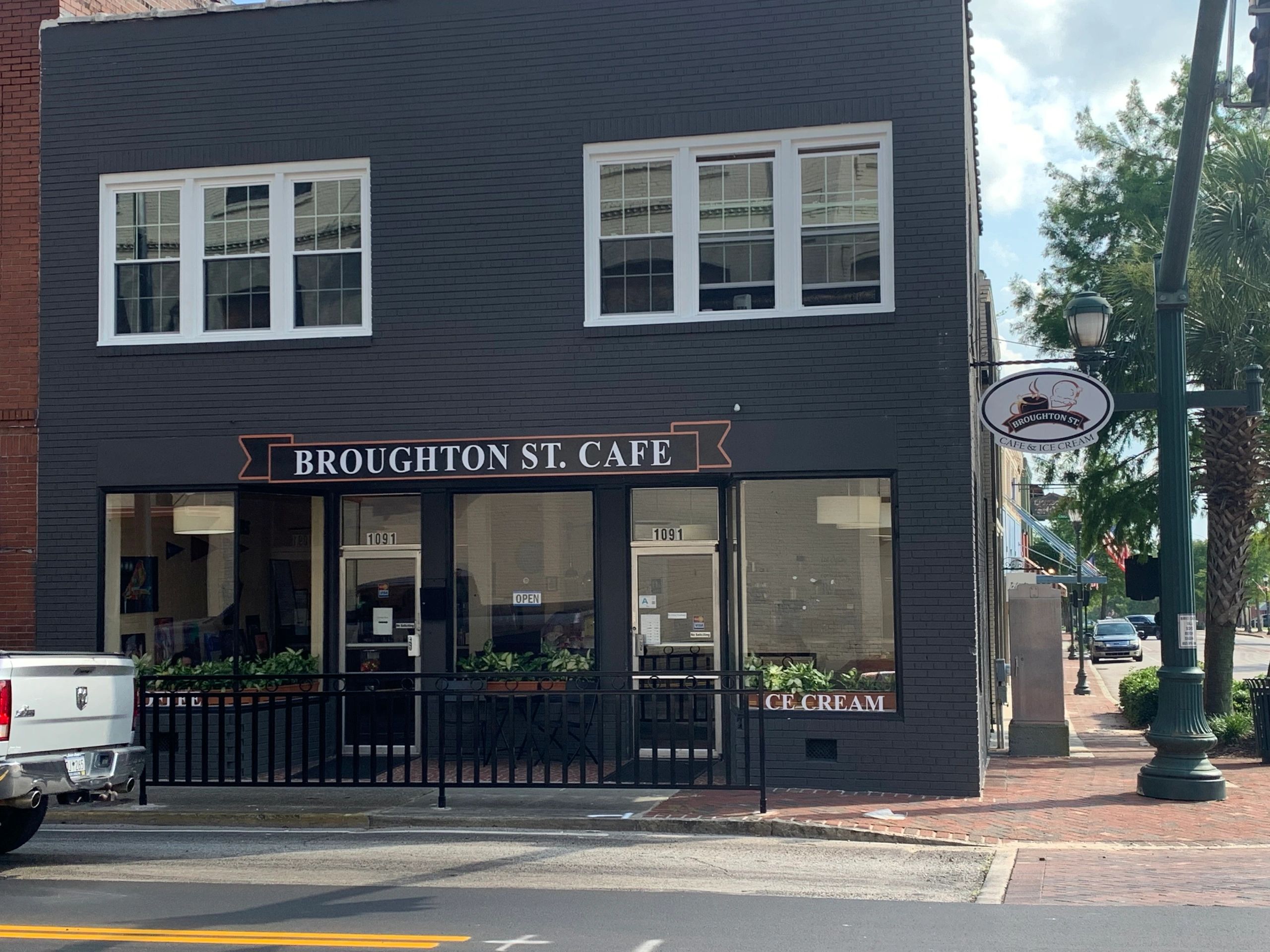Broughton St. Cafe & Ice Cream