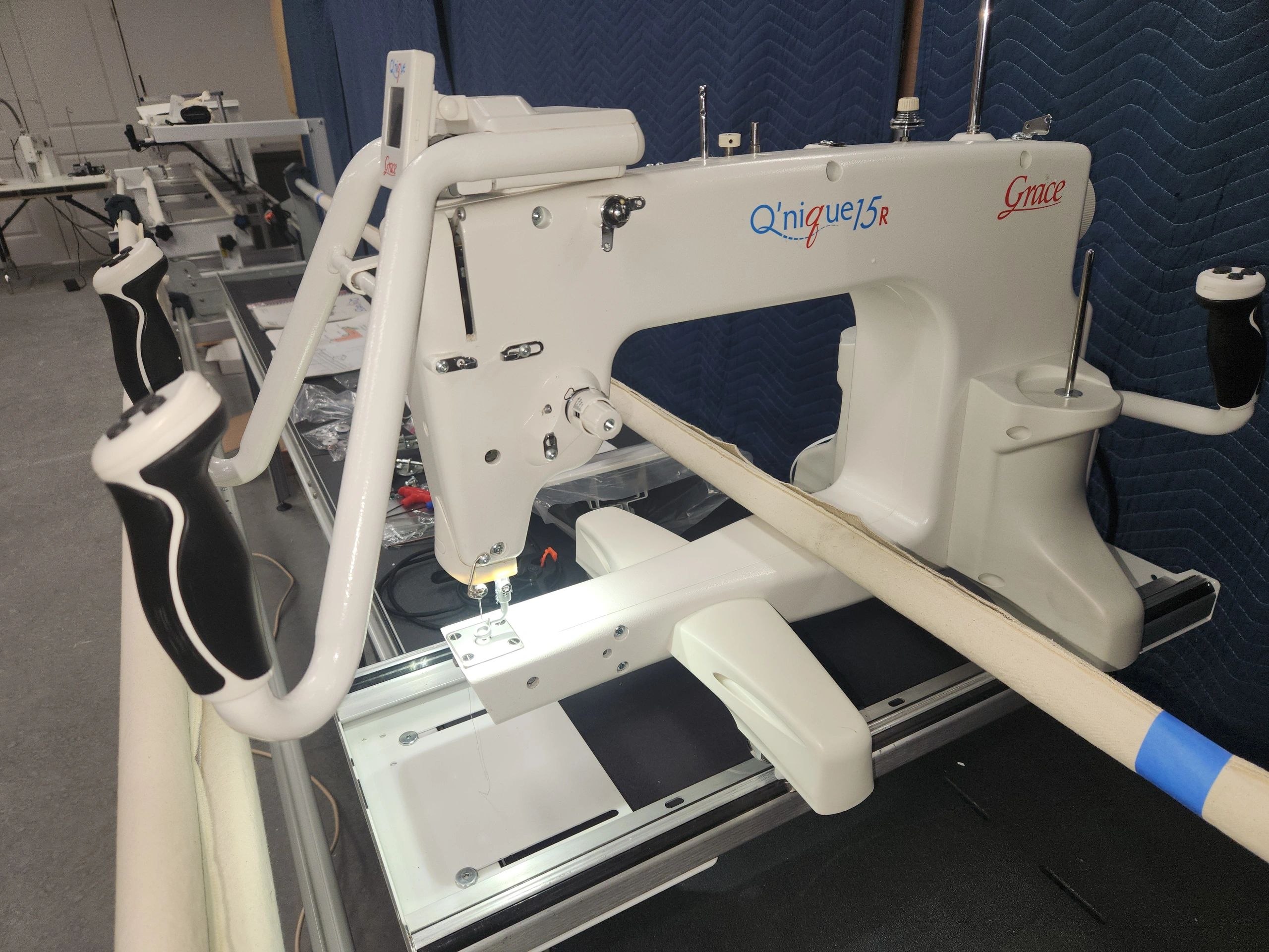 Grace Q'Nique 15R Longarm Quilting Machine with 10 FT Frame
