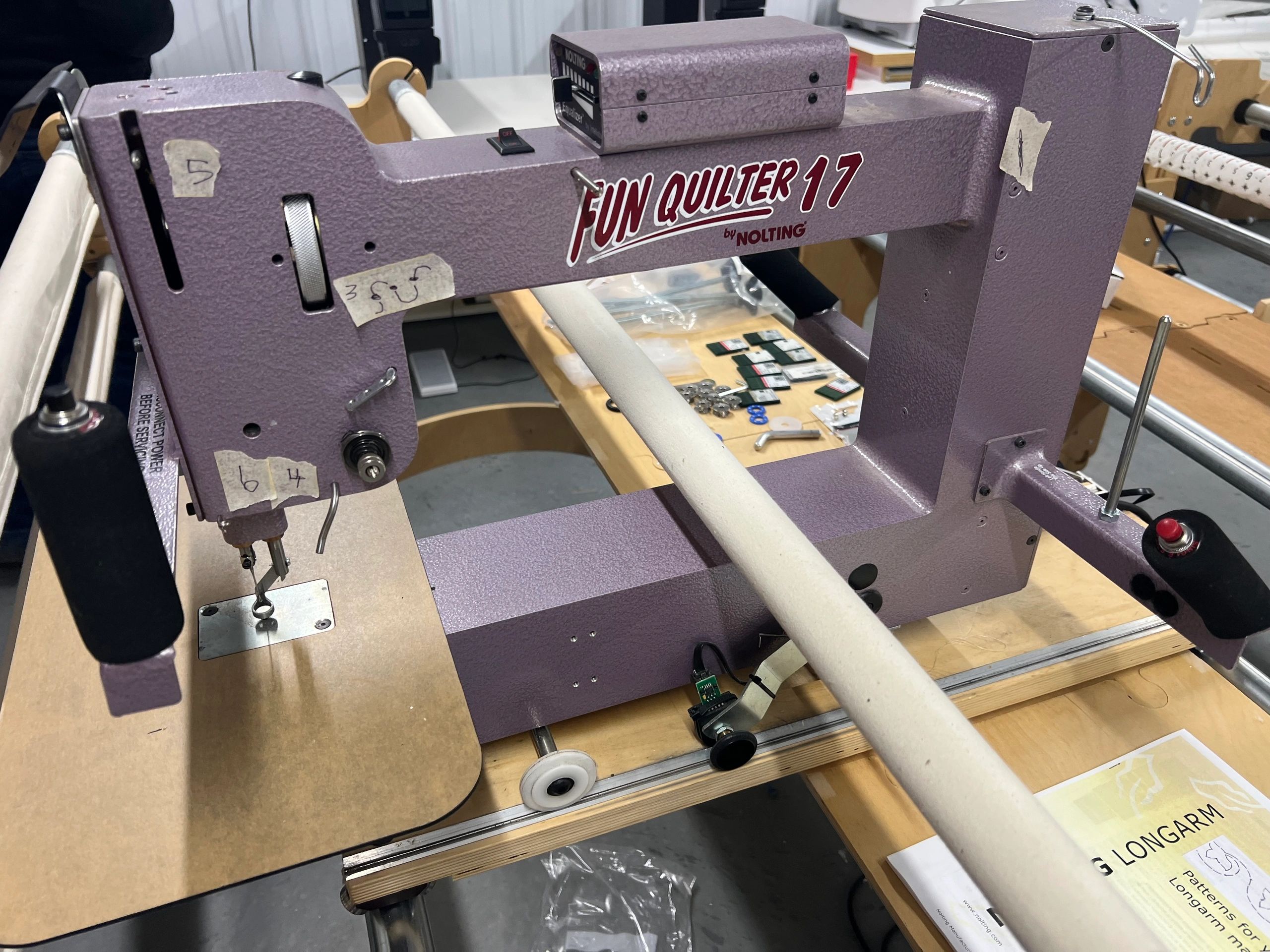 Nolting Fun Quilter 17 with 10 FT Frame