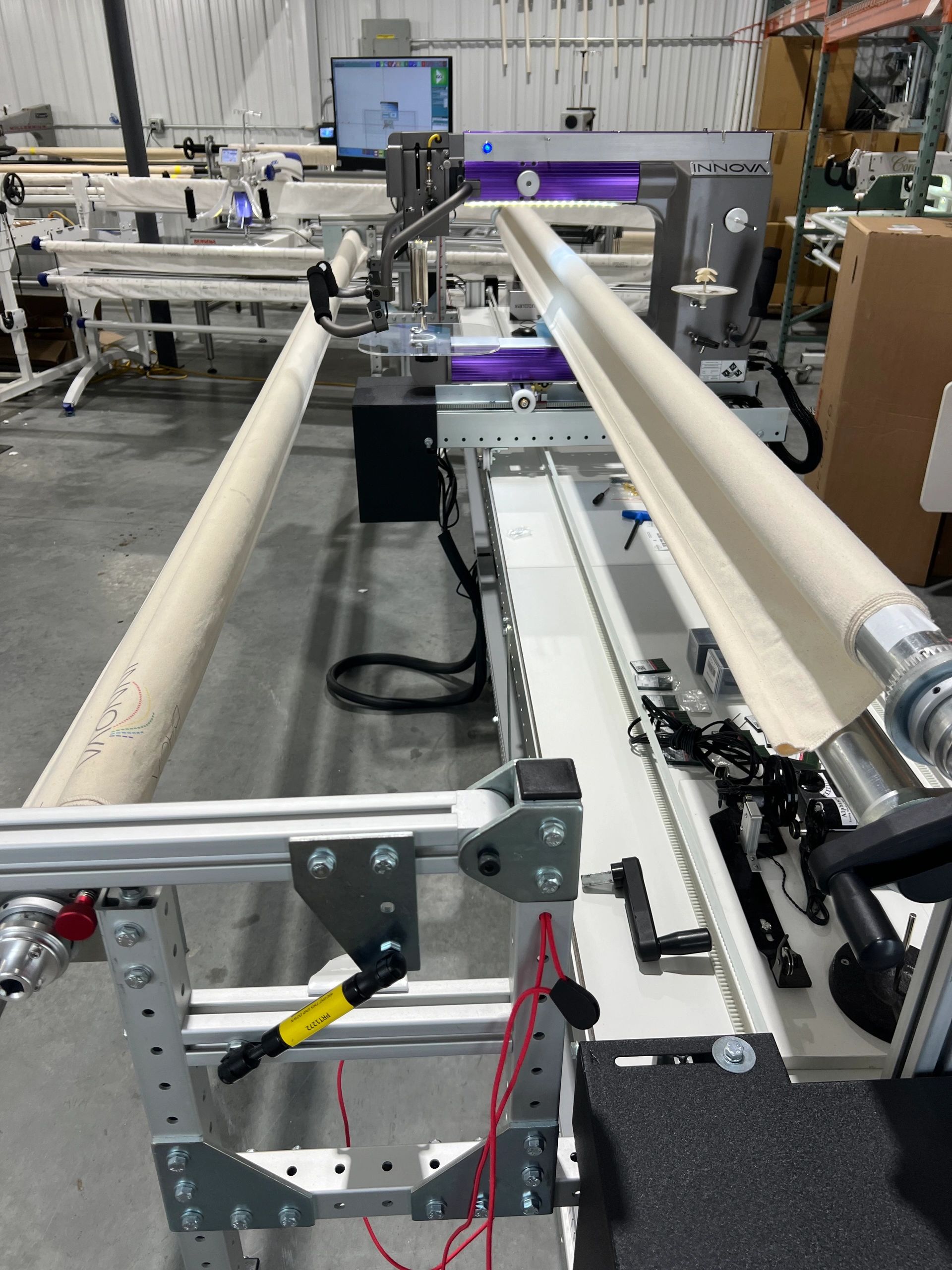 Innova M20 Longarm Quilting Machine with Autopilot Mach 3