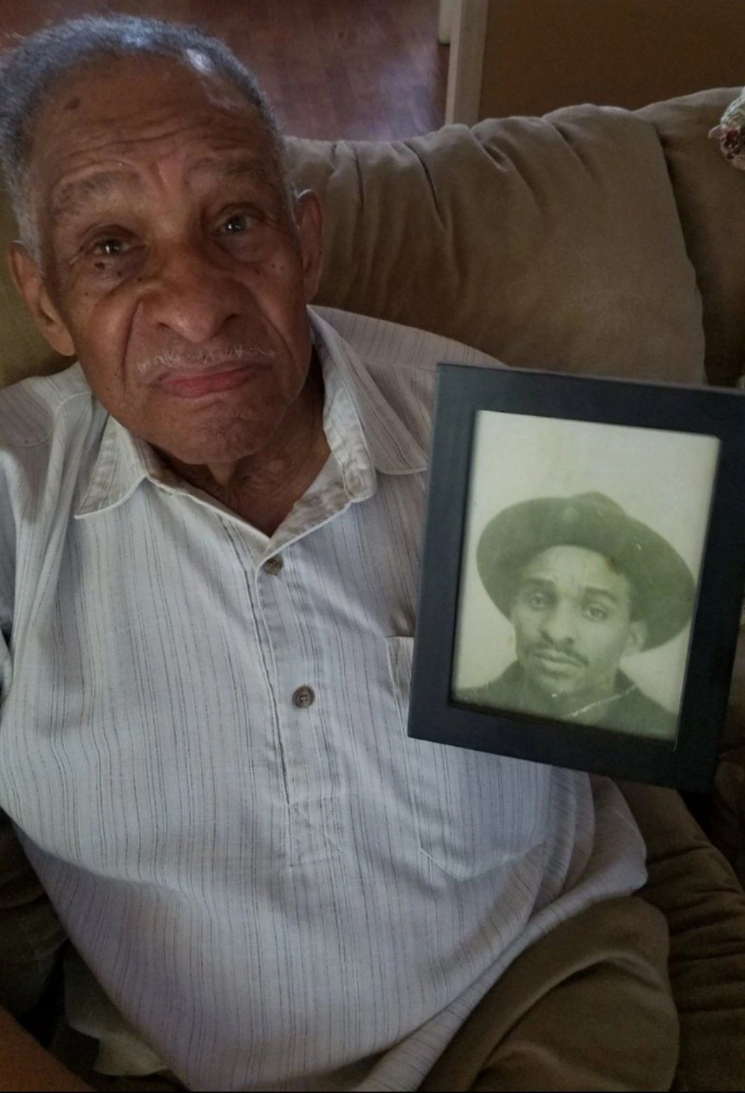 Calvin C. Tillery Sr. Memorial Scholarship - Scholarship