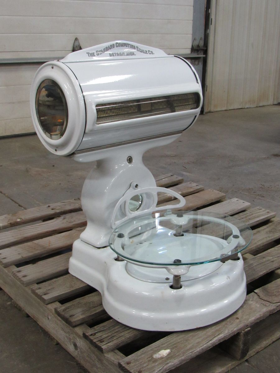 The Standard Computing Scale Co. Antique Market or General Store Scale