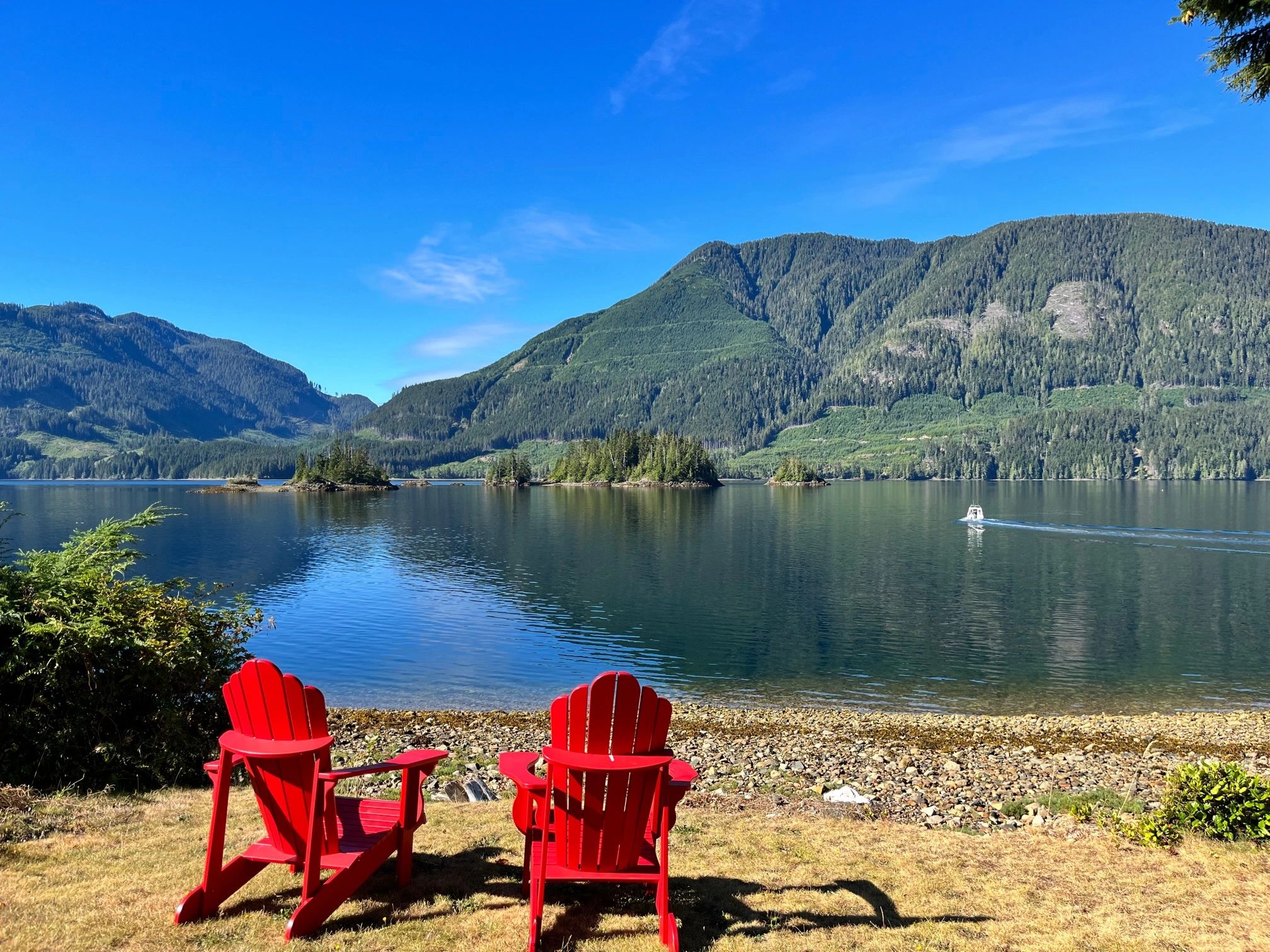 Frigon Suite - Waterfront Accomodation Port Alice, BC