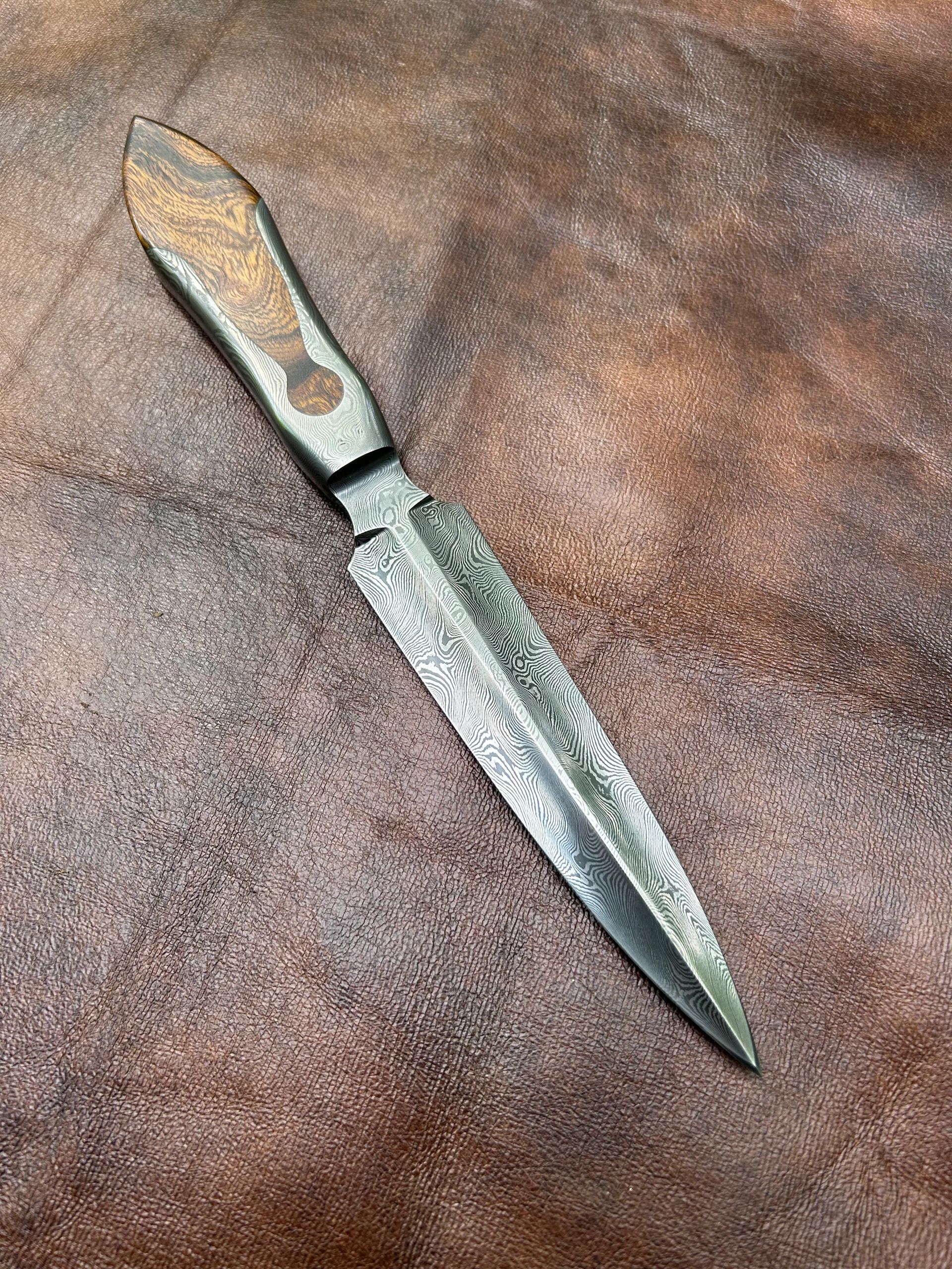 Hogtooth Knives