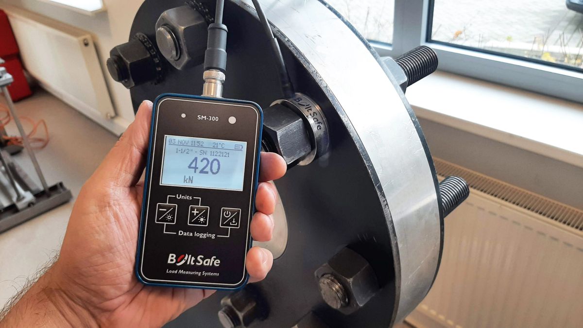 SM-300 Handheld Reader