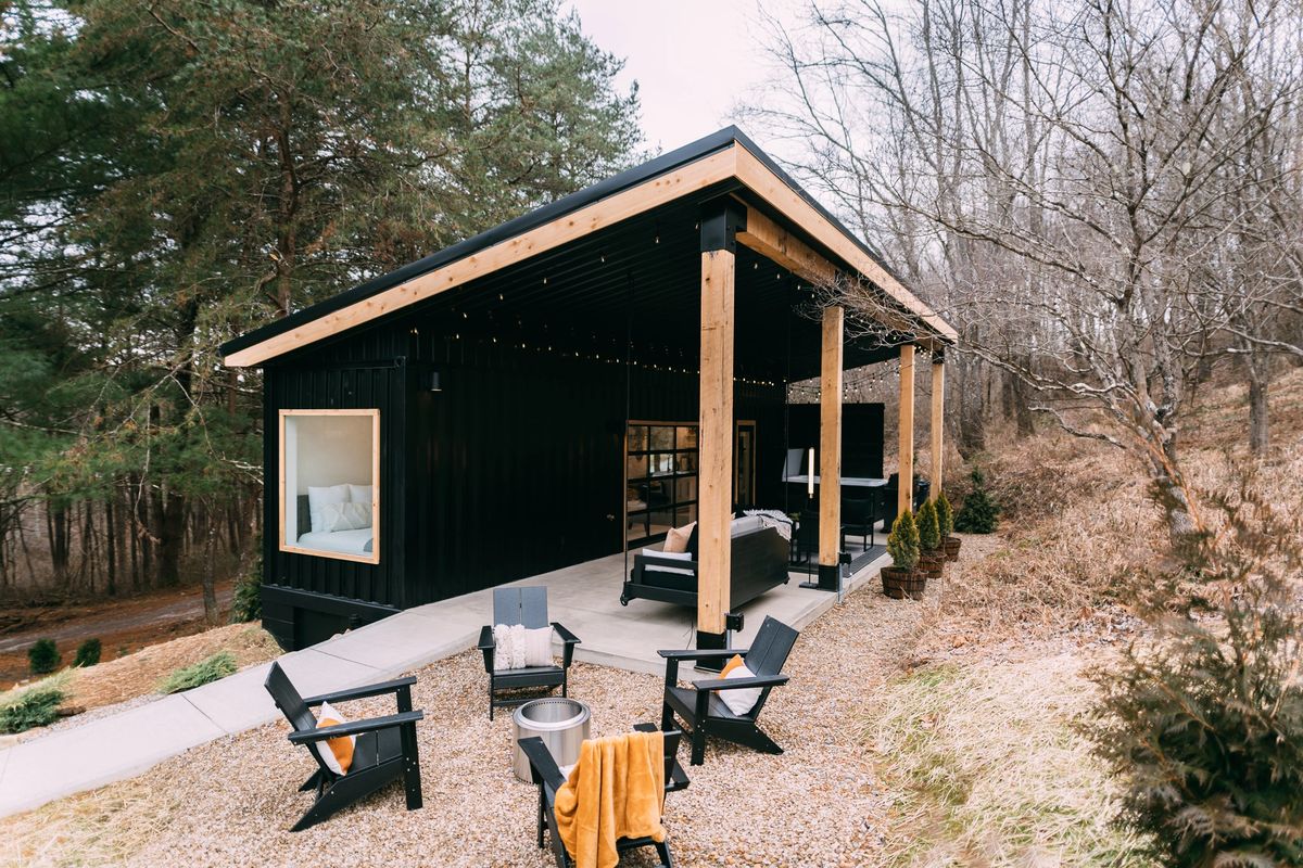 Take A Tour Of This Gorgeous Black Barndo! - COWGIRL Magazine