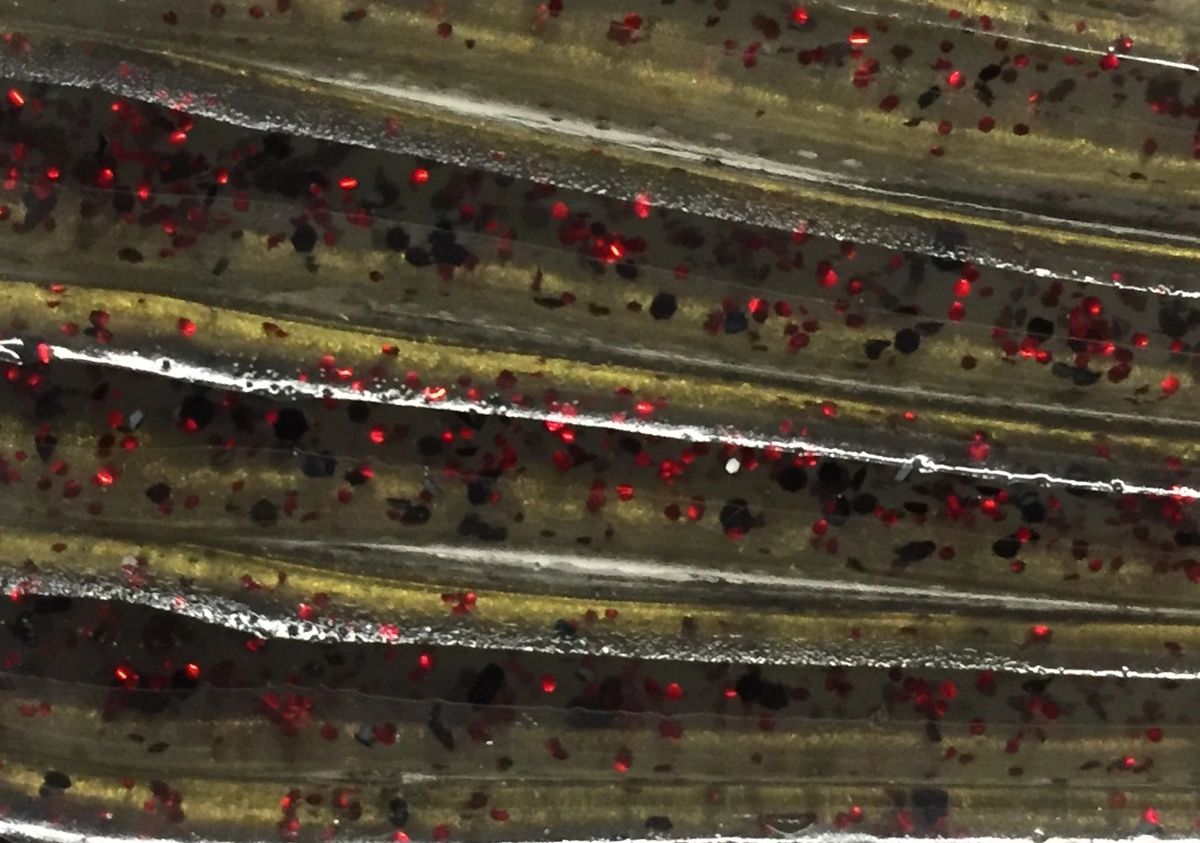 WB 701R - Red Pepper with Gold Bloodline