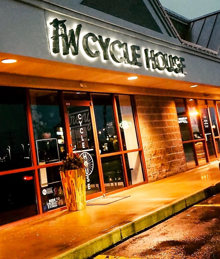 Home [fwcyclehouse.com]