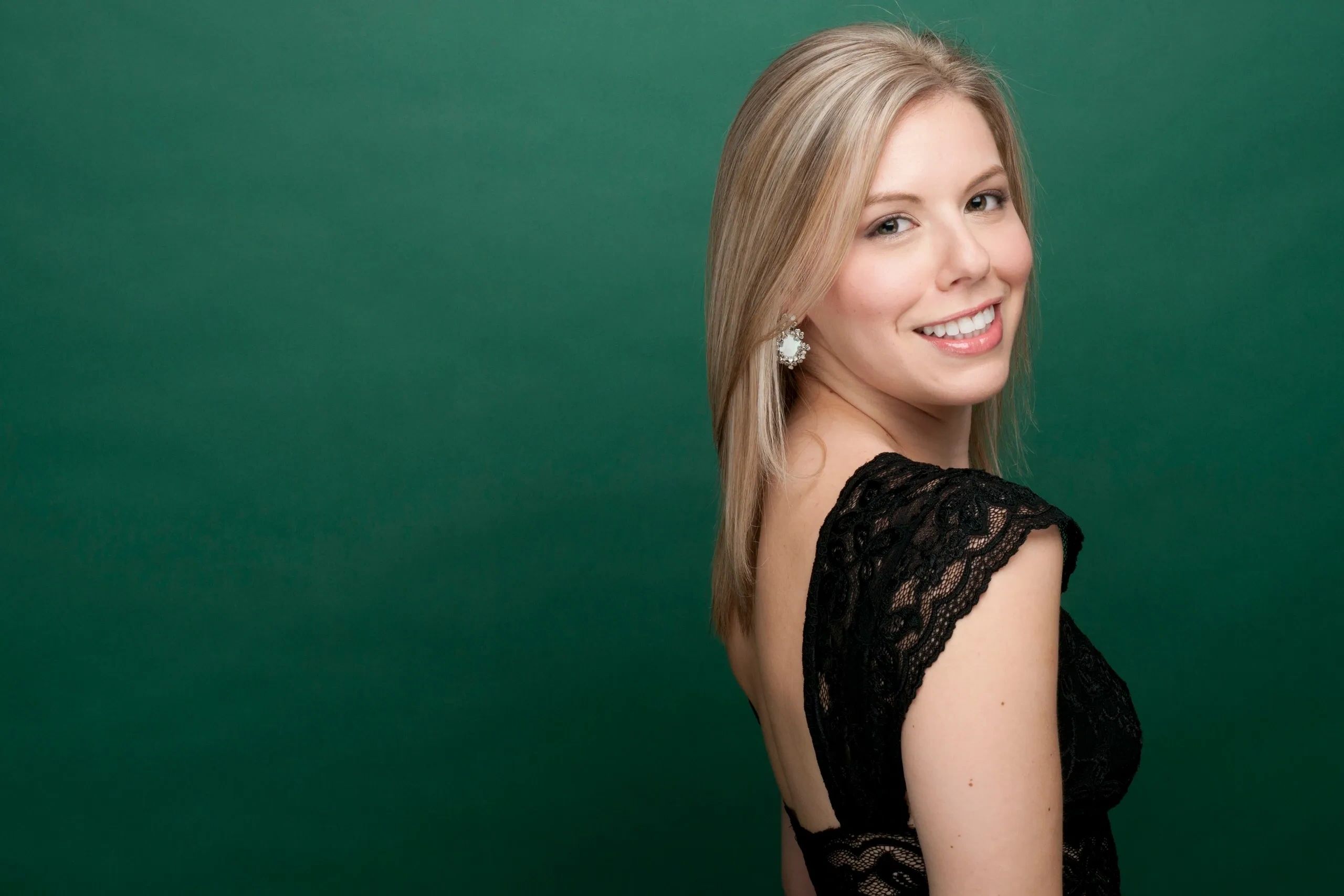 Nicole Whitney Dubinsky Coloratura Soprano - Home