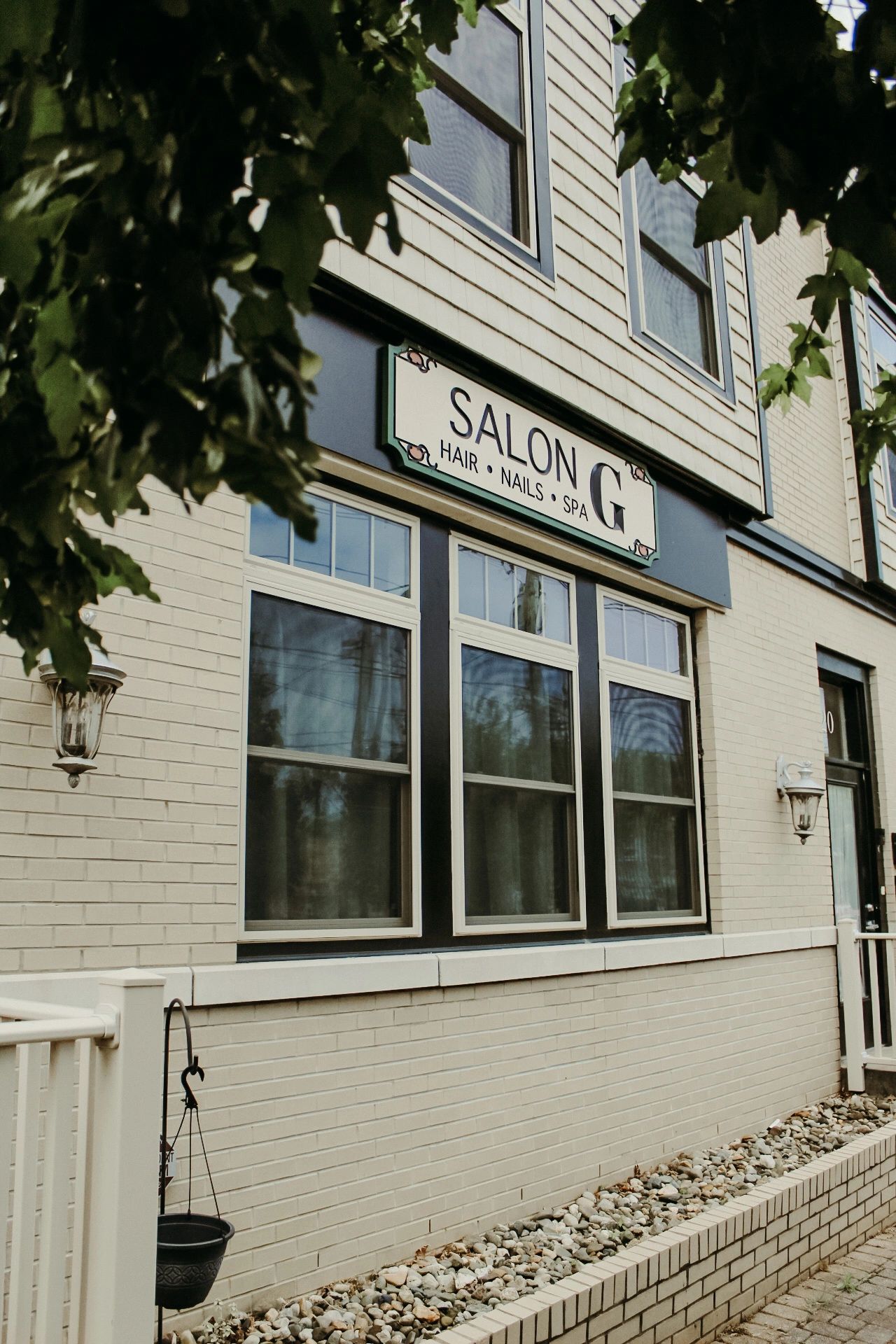 Salon G: Modern Hair Stylists & Spa Services