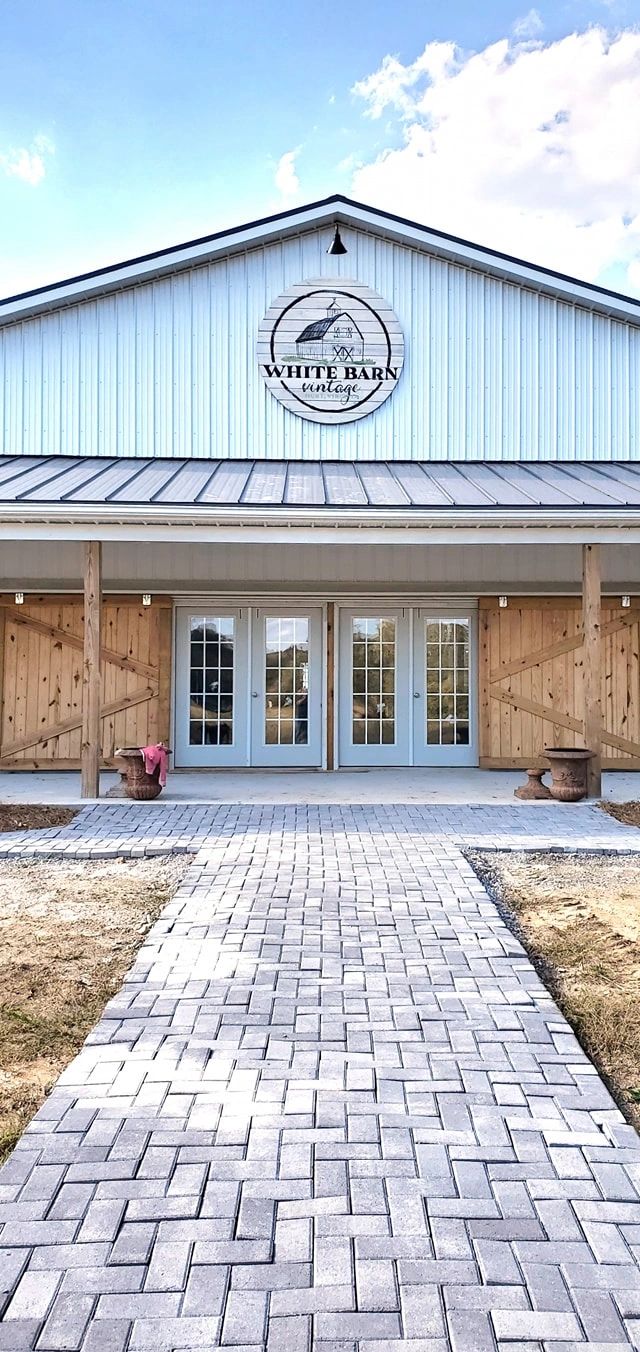 Vintage Market - White Barn Vintage