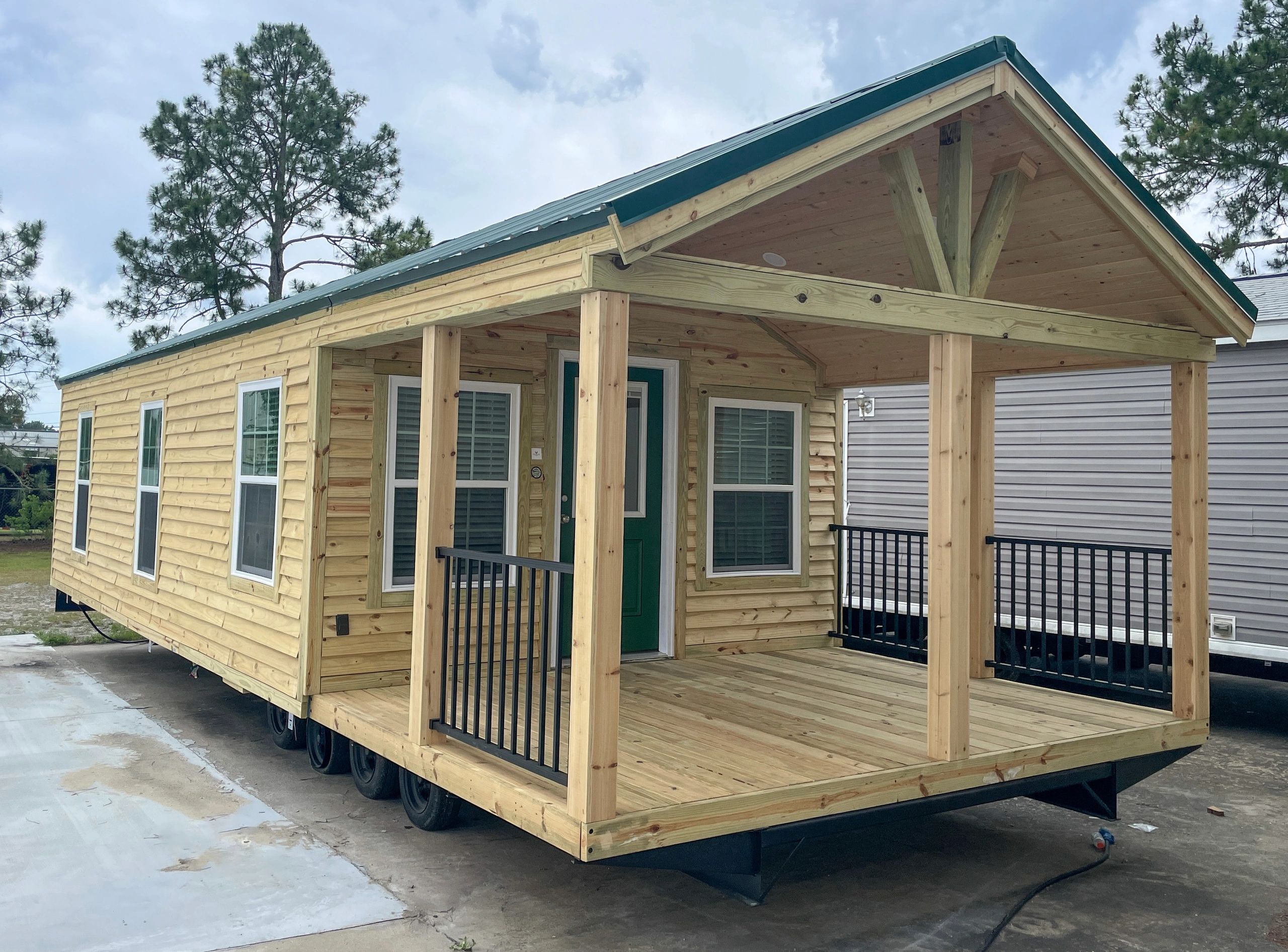Classic Deluxe Series - Phoenix Park Model Homes