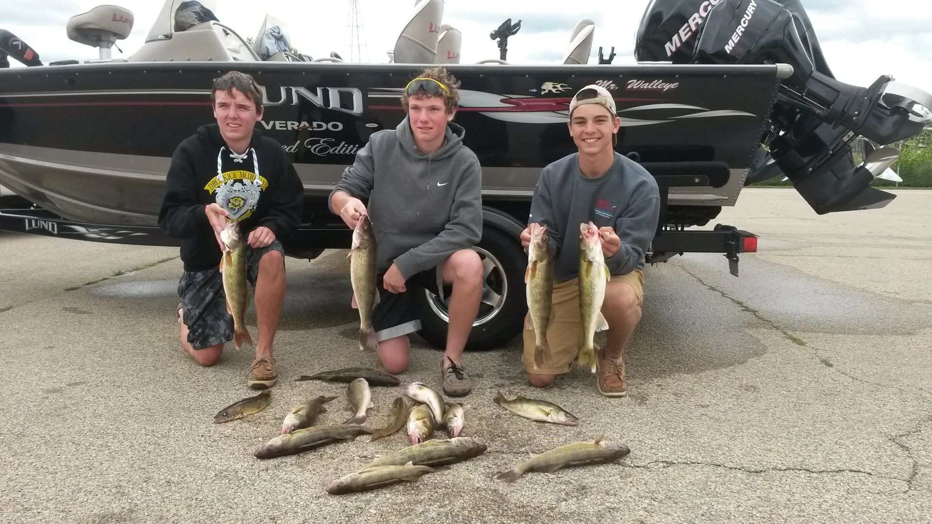 dubuquefishingguide.com