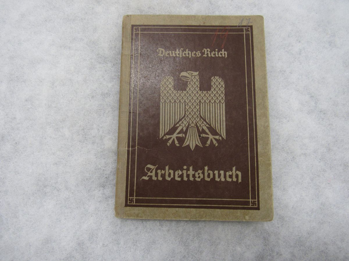 WWII German Arbeitsbuch Named to Paul Ltrune