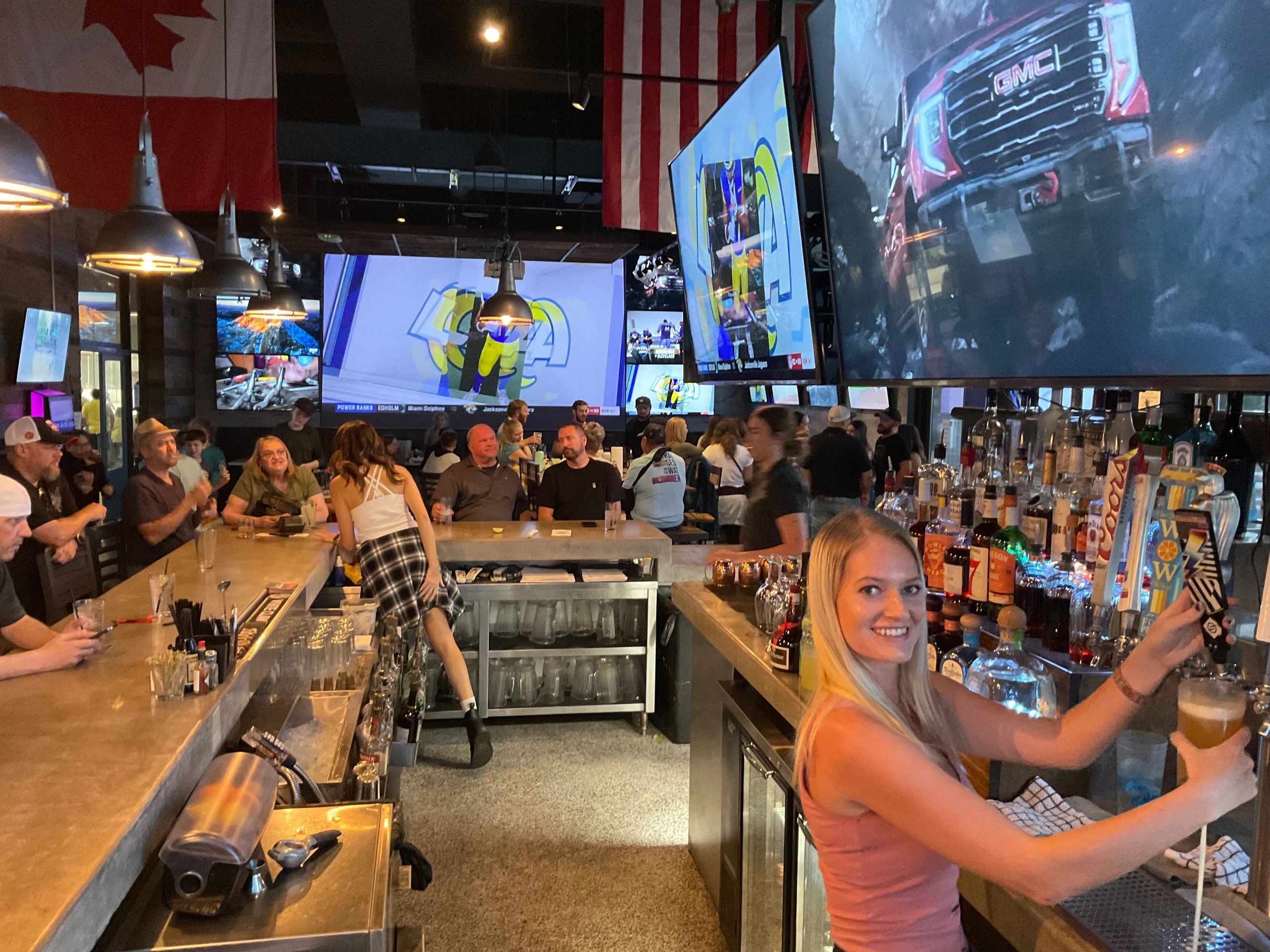 Bar Restaurant in Gilbert, AZ | Park Tavern & Market