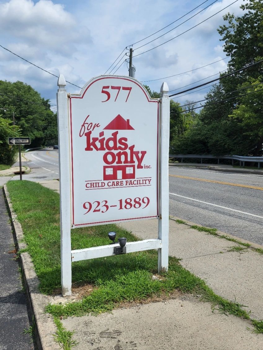 Kids Only Sign