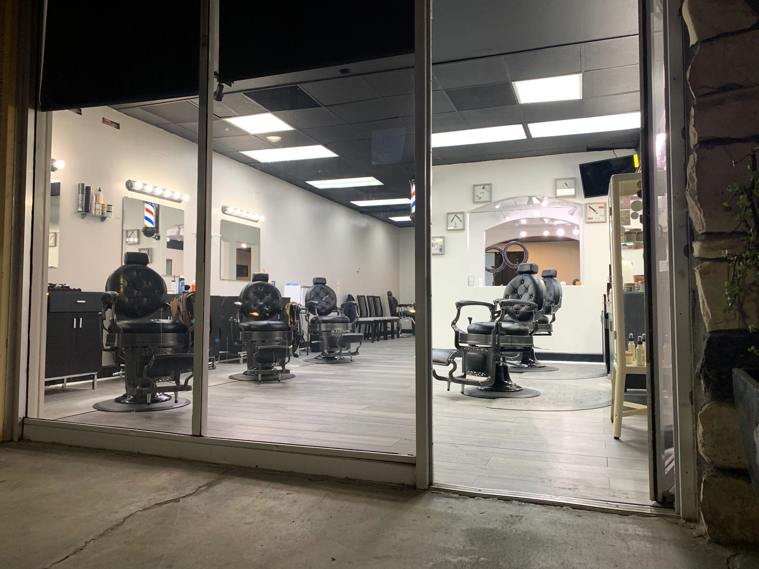 Burton Alexander - Barbershop, Haircuts, Barber