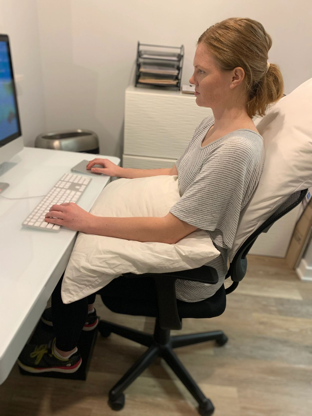 Correct Sitting and Standing Postures - Dynamic Physical Therapy Chicago