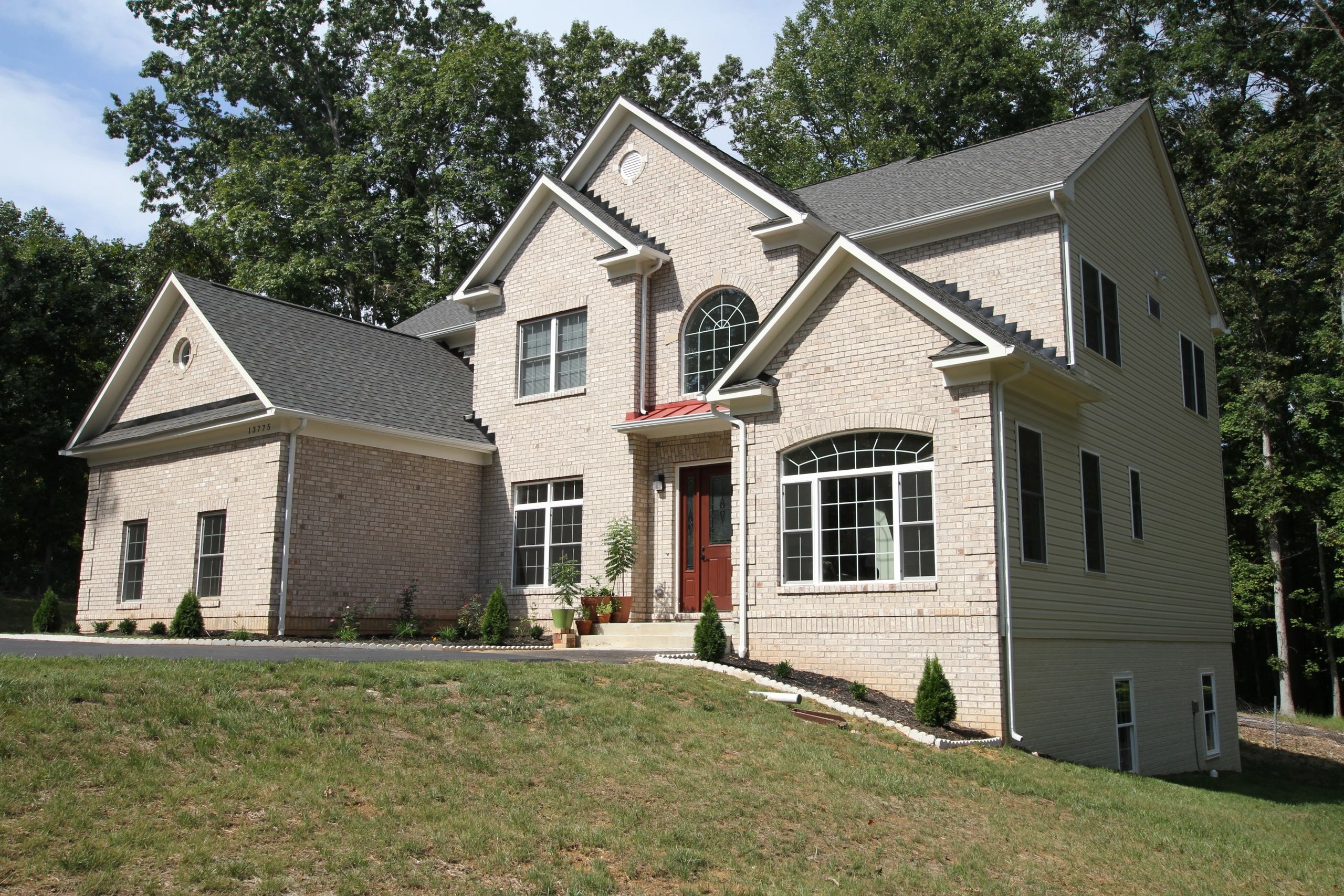 MORE CUSTOM HOMES | Studio 76