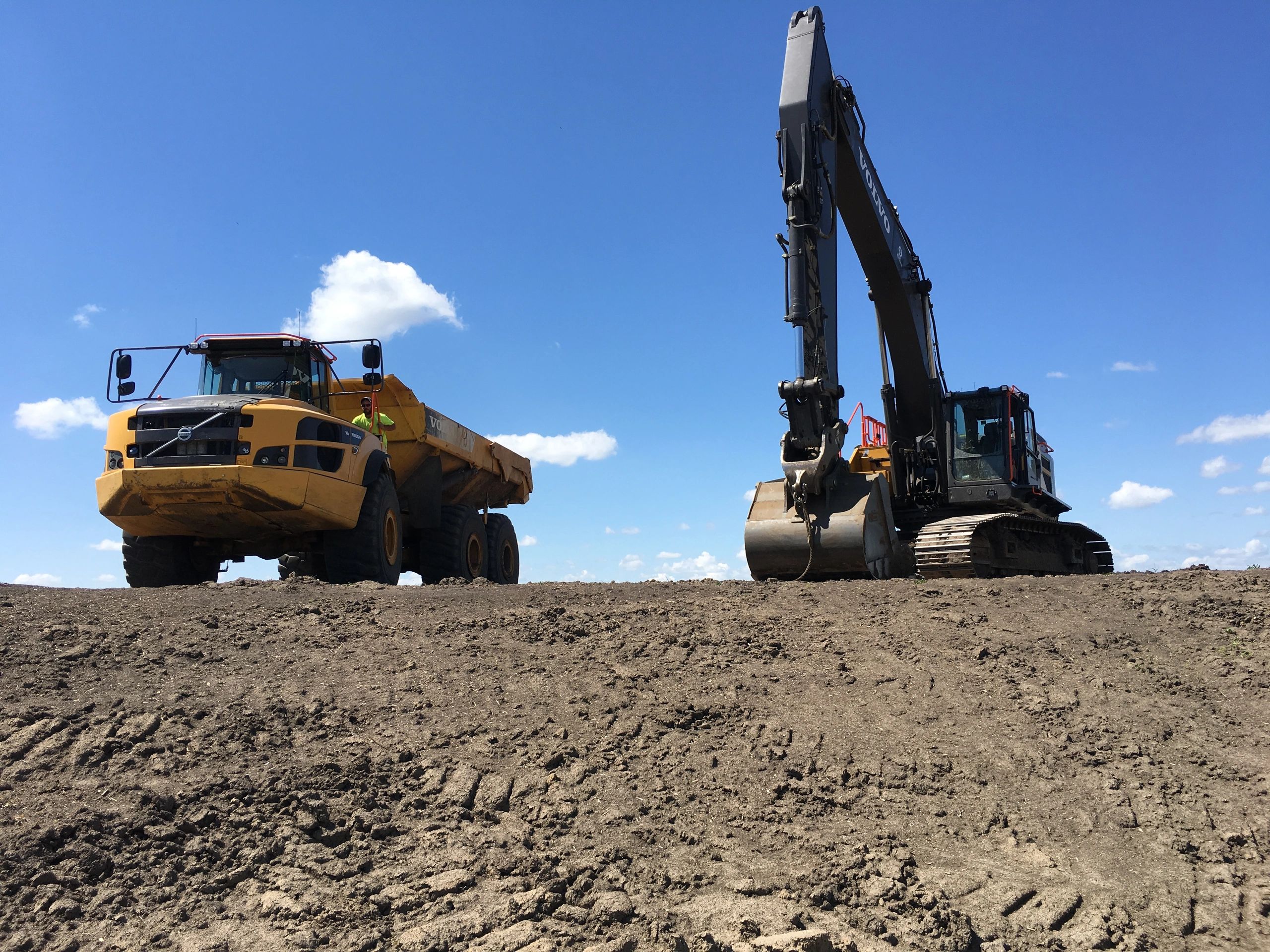 RW Excavating Solutions - Contractor, Construction