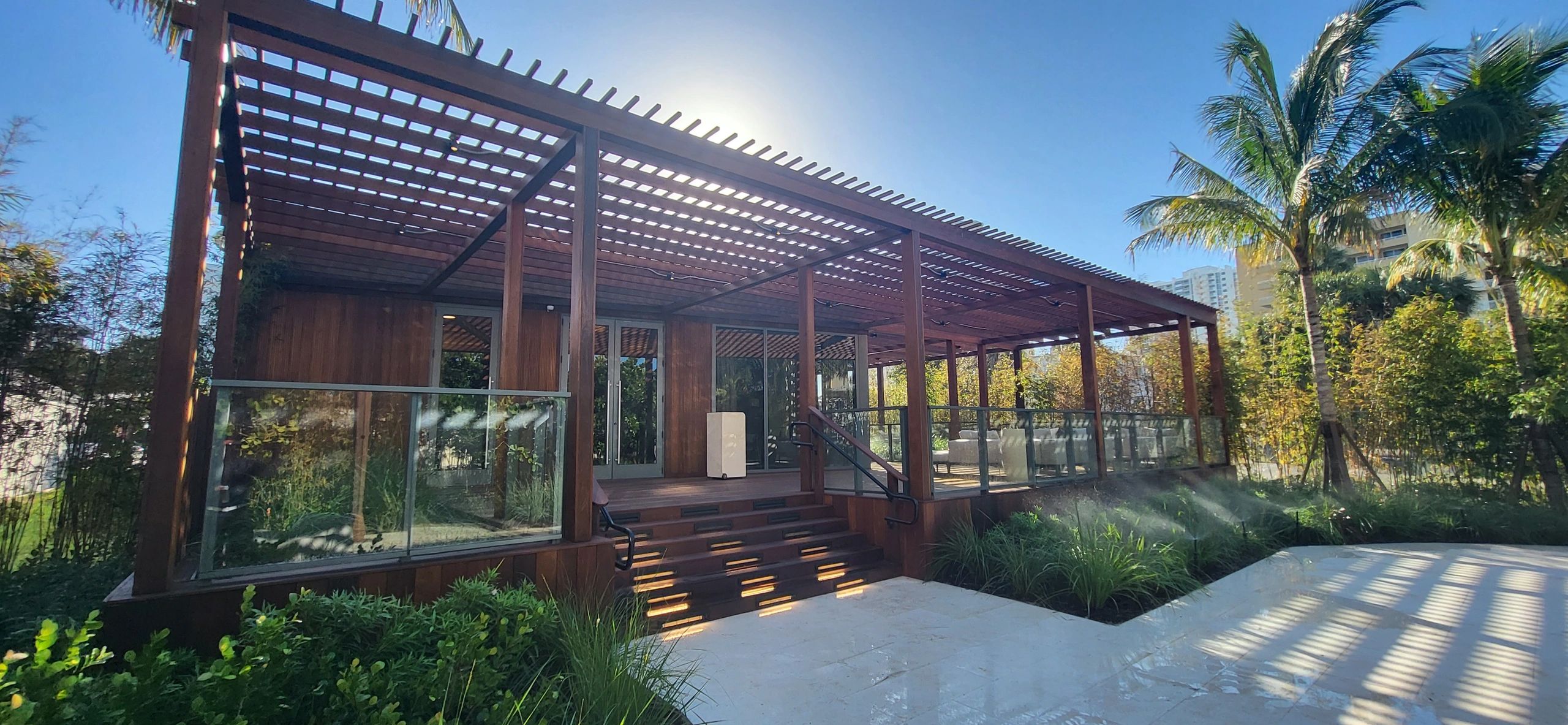 Ipe Decks Miami | Luxury Ipe Deck Builder & Brazilian Hardwood Installation