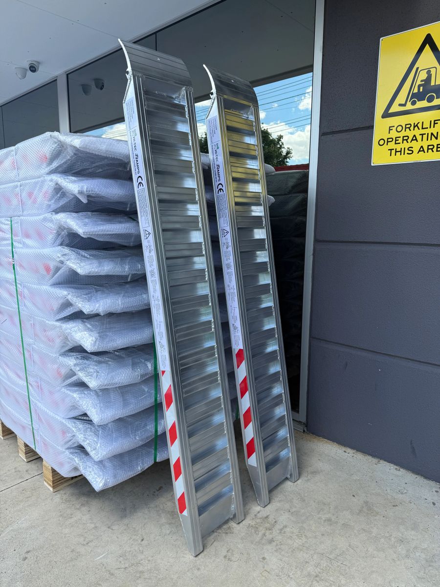 2 T Aluminium Loading Ramps - 2.0 m long with TONGUE & PIN