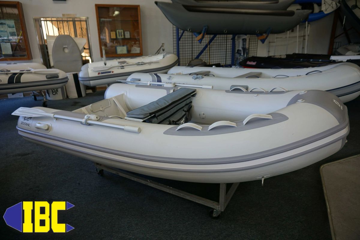 ZODIAC CADET RIB 330