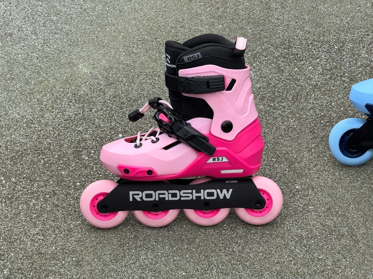 Marca de patines en línea Roadshow para freeskate, velocidad y niños