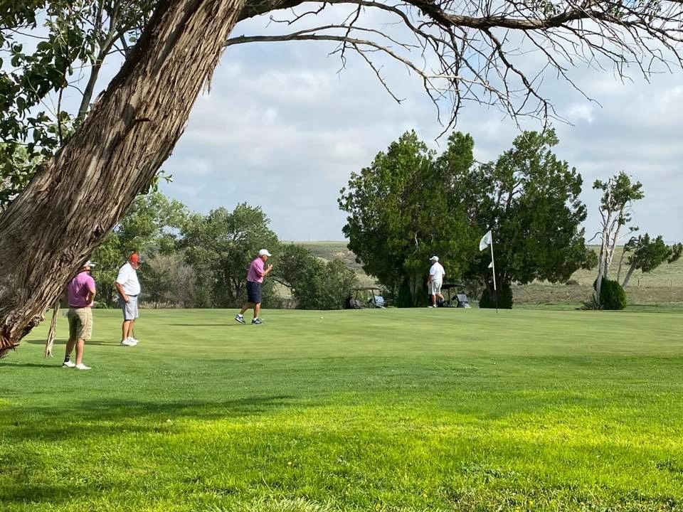 Twisted Elms Golf Club - Sports Bar & Grill, Golf