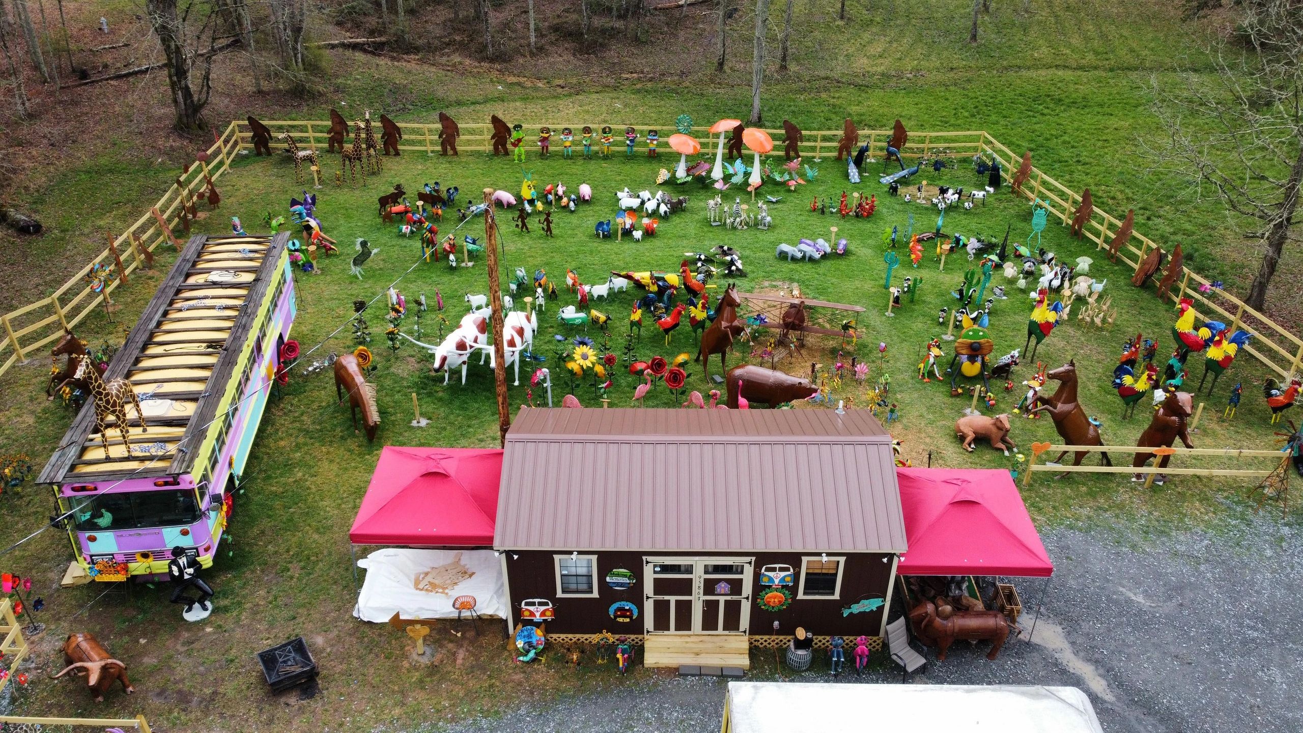 Metal Yard Art - The Zoo...Groovy Yard Art