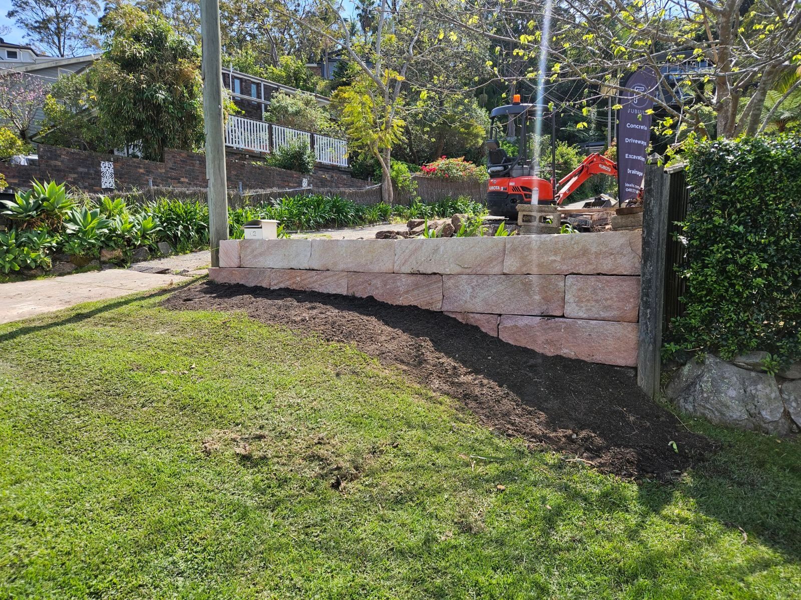 FUBUILD - Structural Landscaping, Driveway, Retaining Wall, Drainage