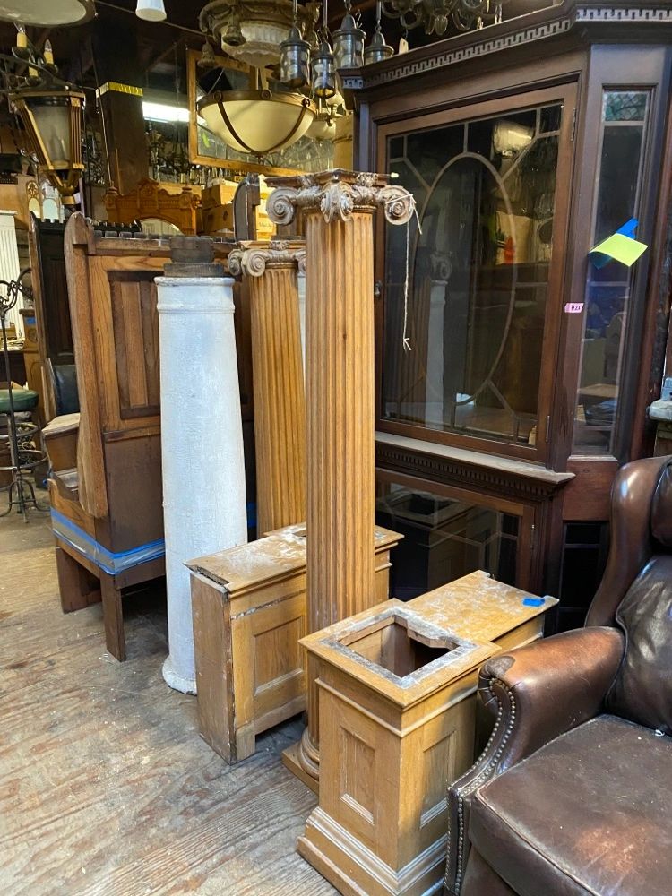 Oak colonnade with fluted columns